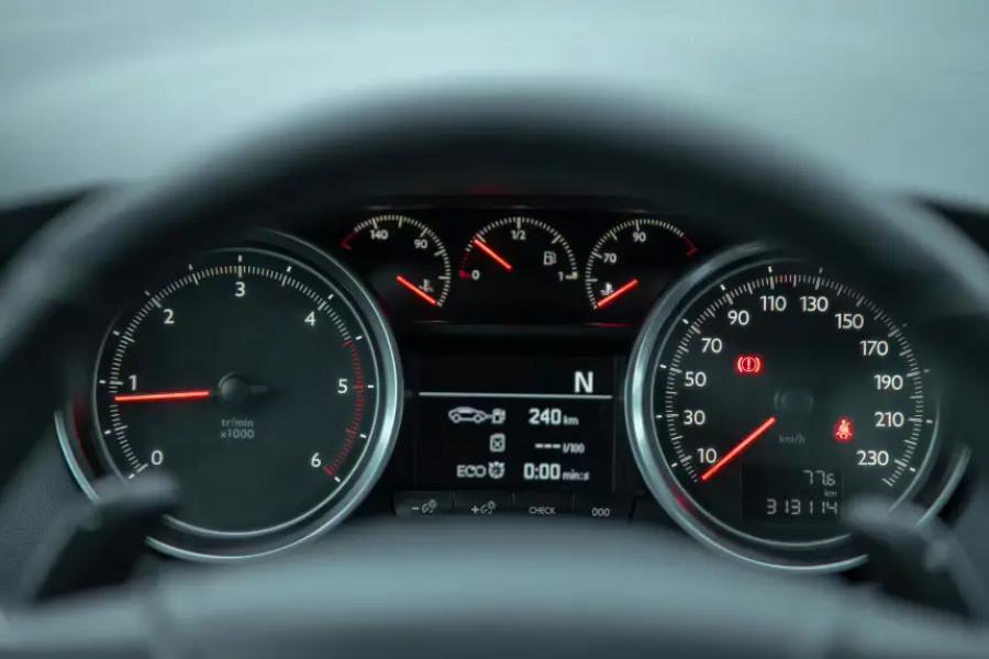Balts Peugeot 508 2015 Liepāja, ar dzinēja tilpumu 1.60 L un nobraukumu 313 tūkst. km par 5700 €, foto 15 vietnē AUTOMOTO.COM.LV