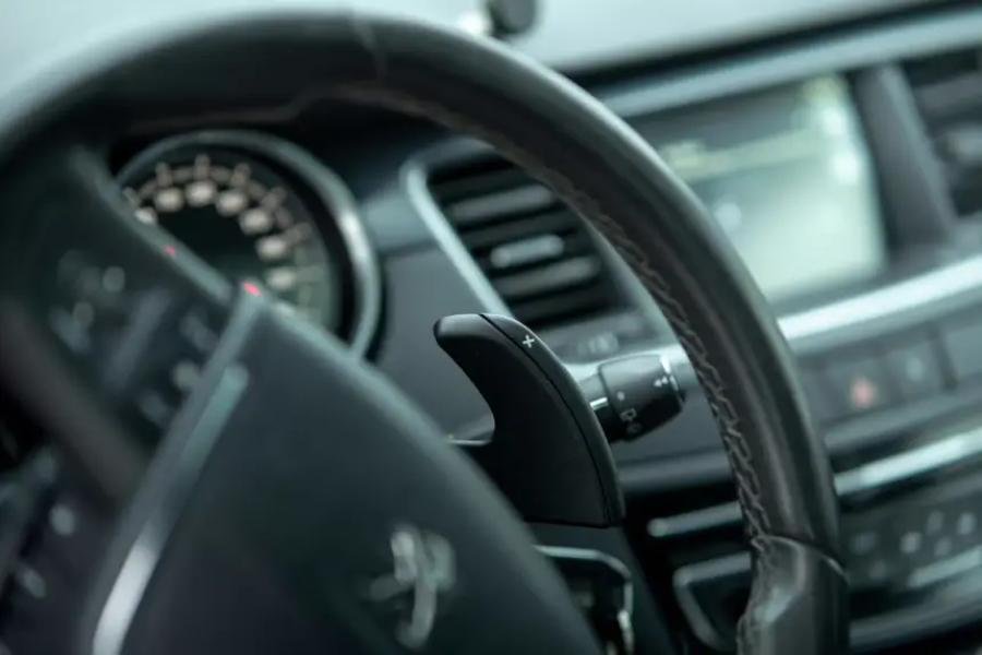 Balts Peugeot 508 2015 Liepāja, ar dzinēja tilpumu 1.60 L un nobraukumu 313 tūkst. km par 5700 €, foto 18 vietnē AUTOMOTO.COM.LV