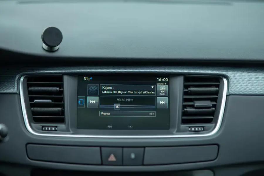 Balts Peugeot 508 2015 Liepāja, ar dzinēja tilpumu 1.60 L un nobraukumu 313 tūkst. km par 5700 €, foto 19 vietnē AUTOMOTO.COM.LV