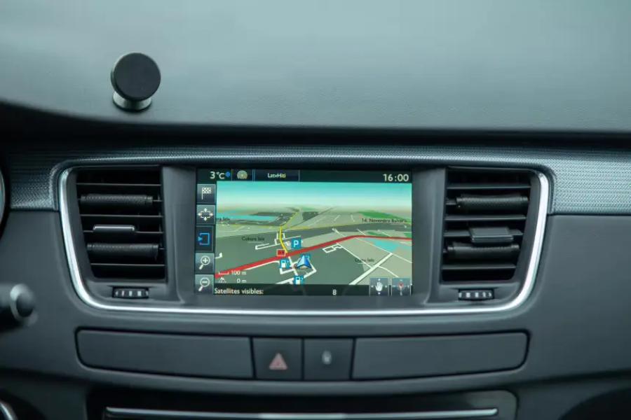 Balts Peugeot 508 2015 Liepāja, ar dzinēja tilpumu 1.60 L un nobraukumu 313 tūkst. km par 5700 €, foto 20 vietnē AUTOMOTO.COM.LV