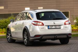 White Peugeot 508 2015 in Jelgava, with an engine capacity of 2.00 L and mileage of 245 thousand km for 8490 €, photo 5 on AUTOMOTO.COM.LV