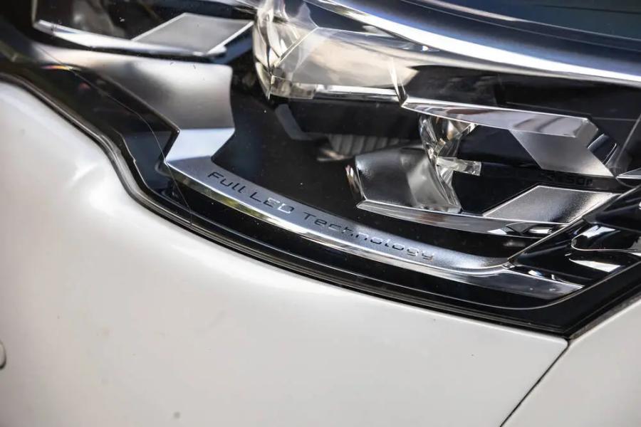 White Peugeot 508 2015 in Jelgava, with an engine capacity of 2.00 L and mileage of 245 thousand km for 8490 €, photo 7 on AUTOMOTO.COM.LV