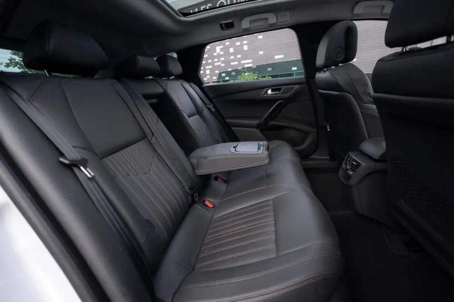 White Peugeot 508 2015 in Jelgava, with an engine capacity of 2.00 L and mileage of 245 thousand km for 8490 €, photo 25 on AUTOMOTO.COM.LV