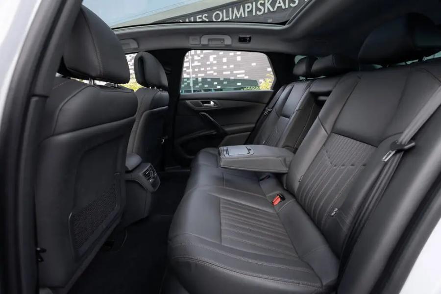 White Peugeot 508 2015 in Jelgava, with an engine capacity of 2.00 L and mileage of 245 thousand km for 8490 €, photo 31 on AUTOMOTO.COM.LV