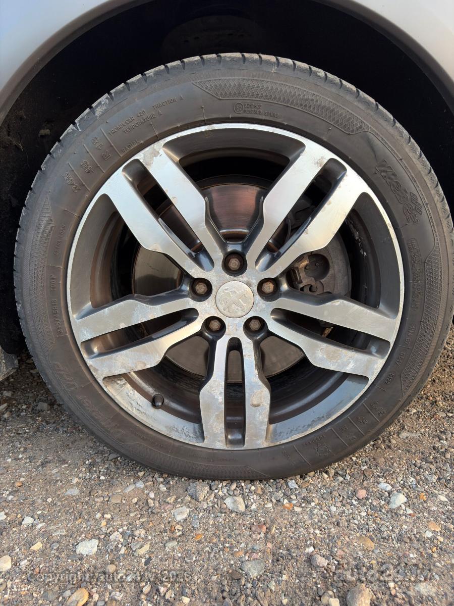 Balts Peugeot 508 2015 Tallina, ar dzinēja tilpumu 2.00 L un nobraukumu 247 tūkst. km par 9200 €, foto 25 vietnē AUTOMOTO.COM.LV
