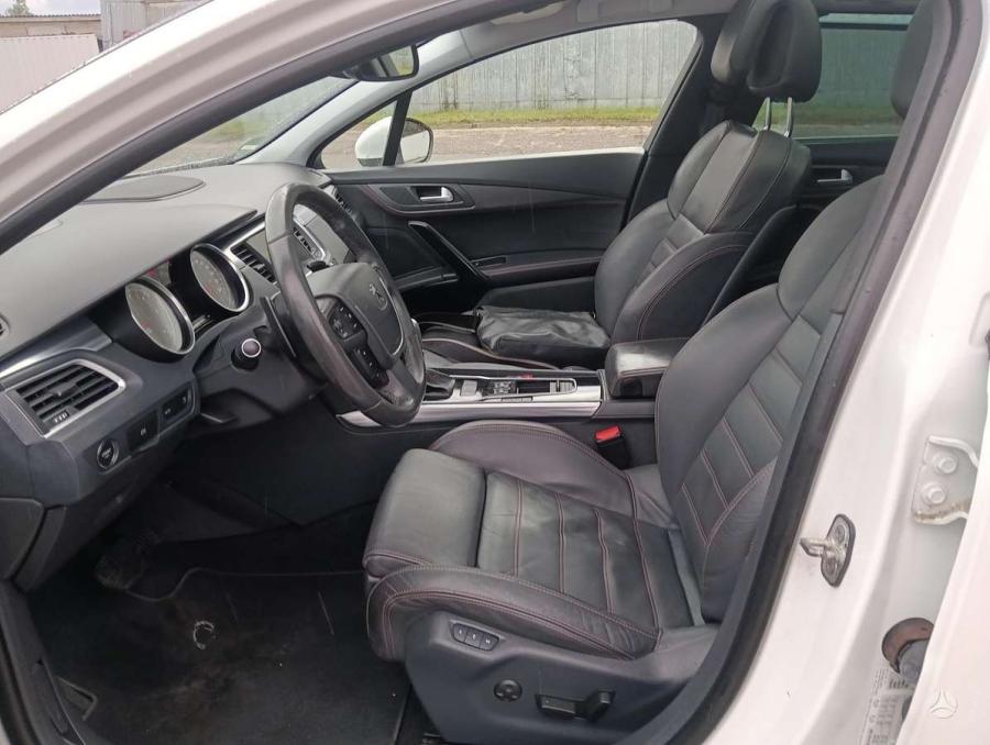 White Peugeot 508 2016 in Utena, with an engine capacity of 2.00 L and mileage of 195 thousand km for 6990 €, photo 18 on AUTOMOTO.COM.LV