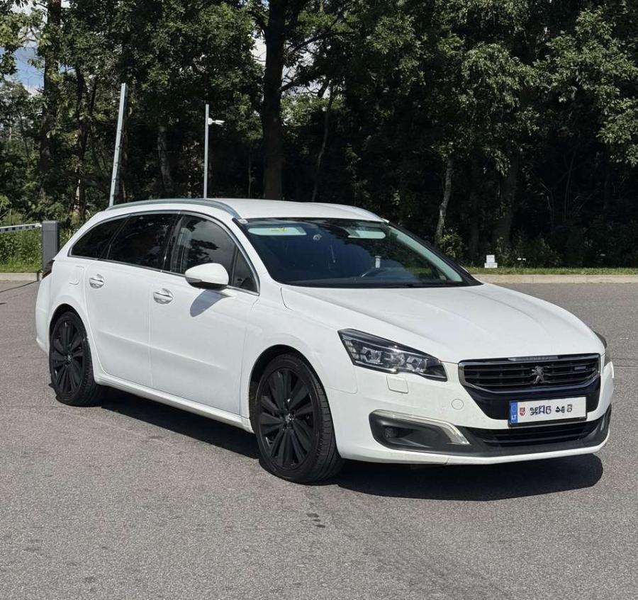 White Peugeot 508 2016 in Vilnius, with an engine capacity of 2.00 L and mileage of 223 thousand km for 5900 €, photo 4 on AUTOMOTO.COM.LV