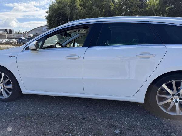 Peugeot 508 2016 in Marijampole on AUTOMOTO.COM.LV White Peugeot 508 2016 in Marijampole, with an engine capacity of 1.56 L and mileage of 290 thousand km for 6400 €, photo 10 on AUTOMOTO.COM.LV