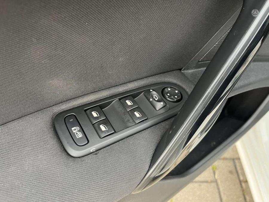 White Peugeot 508 2017 in Taurage, with an engine capacity of 2.00 L and mileage of 254 thousand km for 5700 €, photo 18 on AUTOMOTO.COM.LV