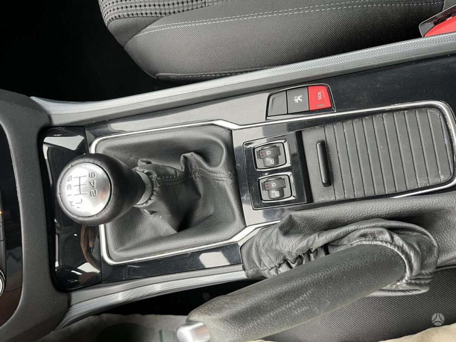 White Peugeot 508 2017 in Taurage, with an engine capacity of 2.00 L and mileage of 254 thousand km for 5700 €, photo 22 on AUTOMOTO.COM.LV