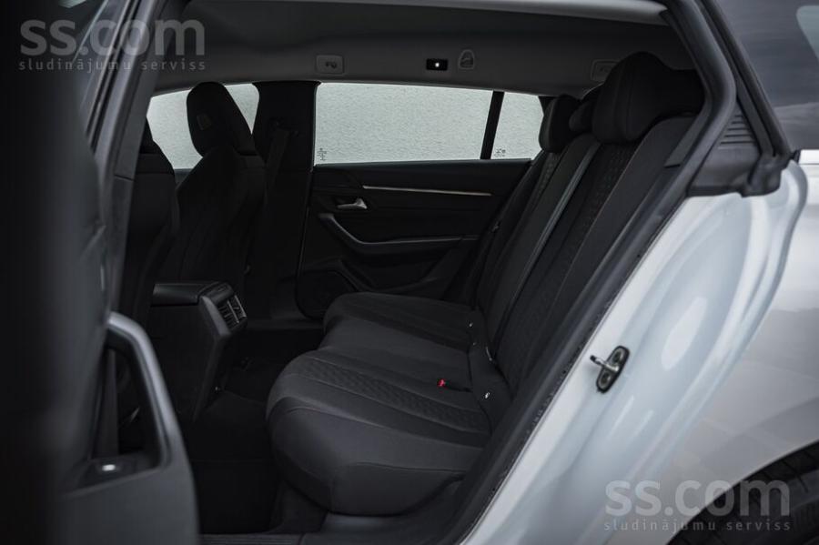 White Peugeot 508 2019 in Riga, with an engine capacity of 1.50 L and mileage of 141 thousand km for 10500 €, photo 12 on AUTOMOTO.COM.LV