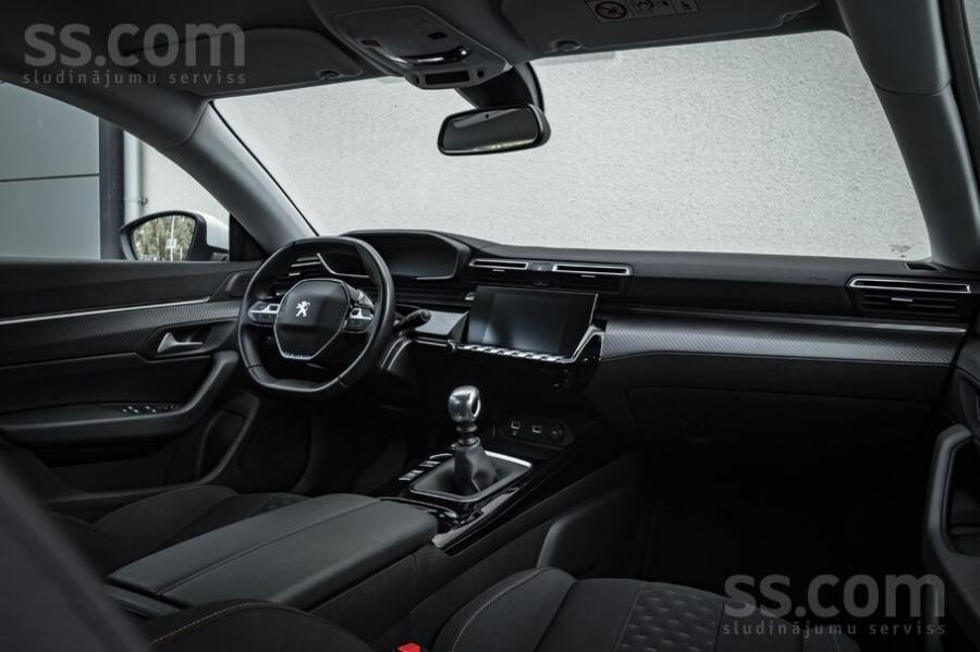 White Peugeot 508 2019 in Riga, with an engine capacity of 1.50 L and mileage of 141 thousand km for 10500 €, photo 15 on AUTOMOTO.COM.LV