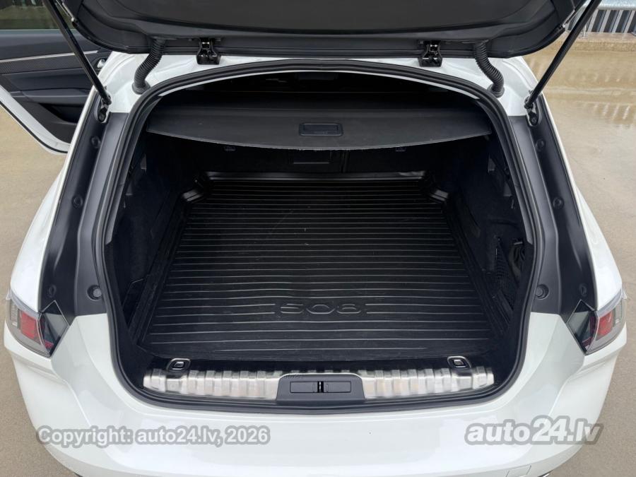 White Peugeot 508 2020 in Tallinn, with an engine capacity of 1.50 L and mileage of 134 thousand km for 13890 €, photo 15 on AUTOMOTO.COM.LV
