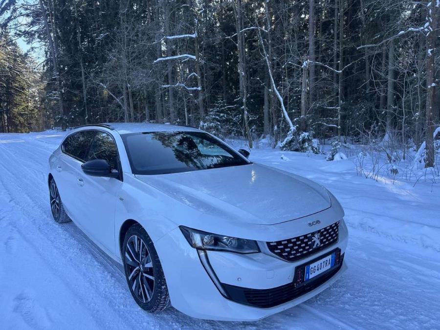 White Peugeot 508 2021 in Vilnius, with an engine capacity of 1.50 L and mileage of 196 thousand km for 16000 €, photo 3 on AUTOMOTO.COM.LV