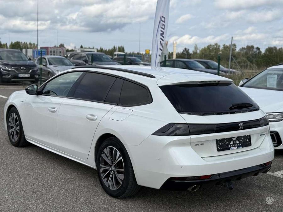 White Peugeot 508 2022 in Vilnius, with an engine capacity of 1.60 L and mileage of 220 thousand km for 12999 €, photo 3 on AUTOMOTO.COM.LV