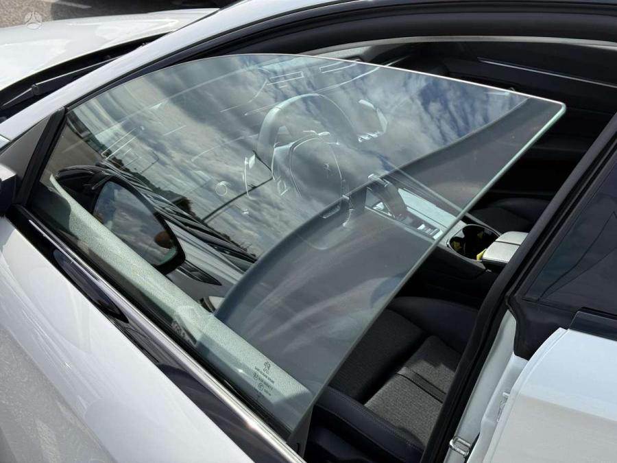 White Peugeot 508 2022 in Vilnius, with an engine capacity of 1.60 L and mileage of 220 thousand km for 12999 €, photo 36 on AUTOMOTO.COM.LV