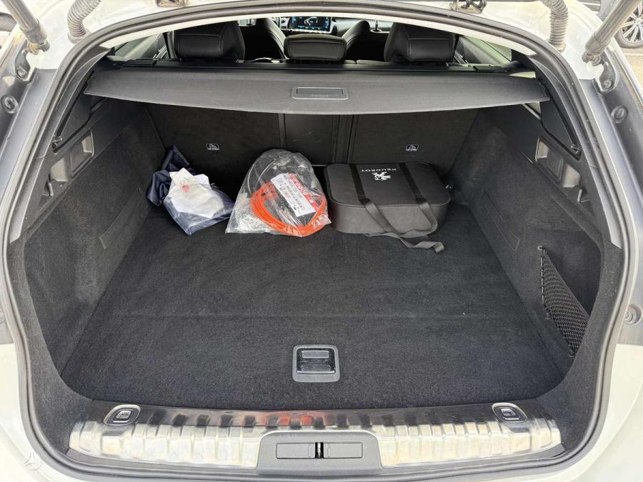 White Peugeot 508 2022 in Vilnius, with an engine capacity of 1.60 L and mileage of 220 thousand km for 12999 €, photo 37 on AUTOMOTO.COM.LV