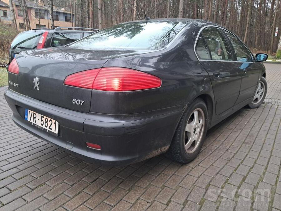 Melns Peugeot 607 2003 Rīga, ar dzinēja tilpumu 2.20 L un nobraukumu 262 tūkst. km par 750 €, foto 4 vietnē AUTOMOTO.COM.LV