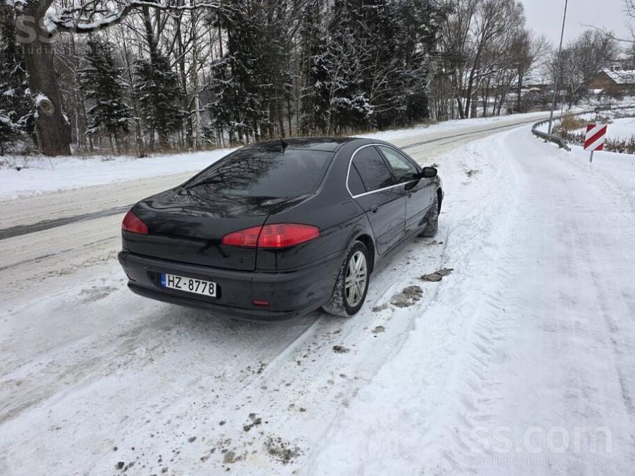 Black Peugeot 607 2004 in Valmiera, with an engine capacity of 2.20 L and mileage of 363 thousand km for 2500 €, photo 4 on AUTOMOTO.COM.LV