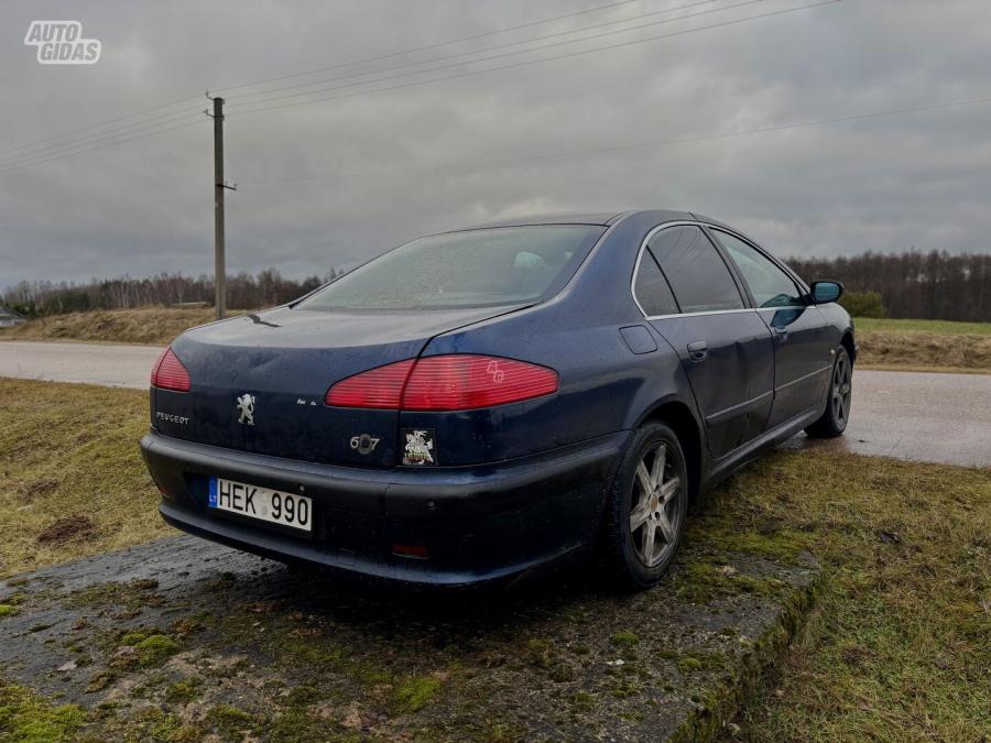 Черный Пежо 607 2005 в Вильнюс, объемом двигателя 2.20 л и пробегом 300 тыс. км за 420 €, фото 4 на AUTOMOTO.COM.LV