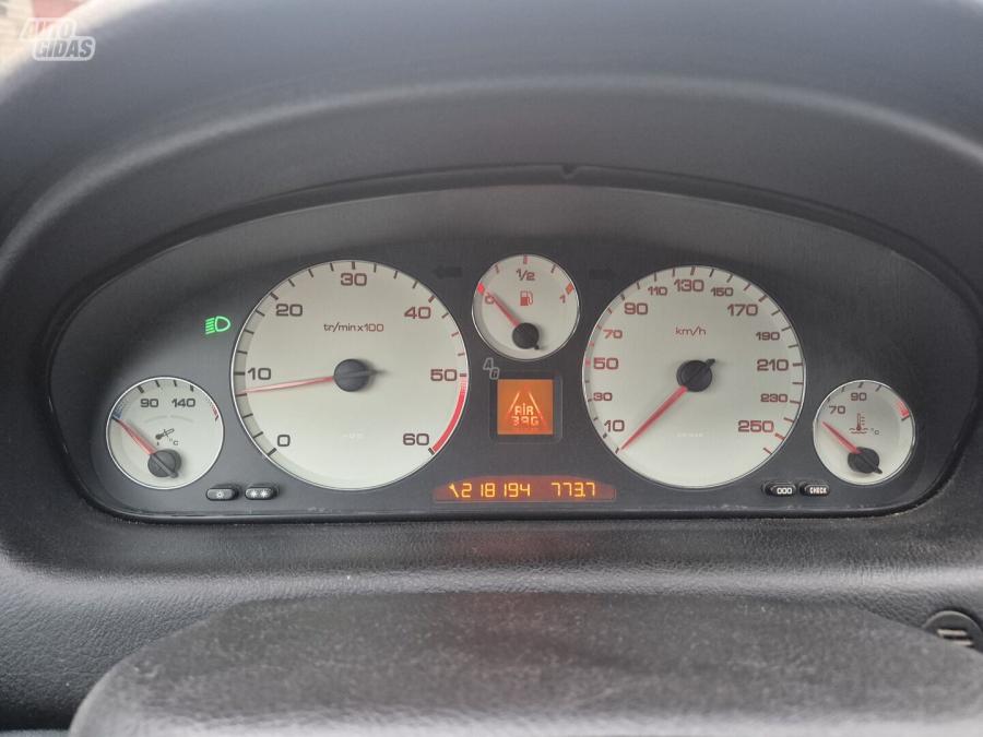 Grey Peugeot 607 2004 in Klaipeda, with an engine capacity of 2.20 L and mileage of 218 thousand km for 550 €, photo 16 on AUTOMOTO.COM.LV