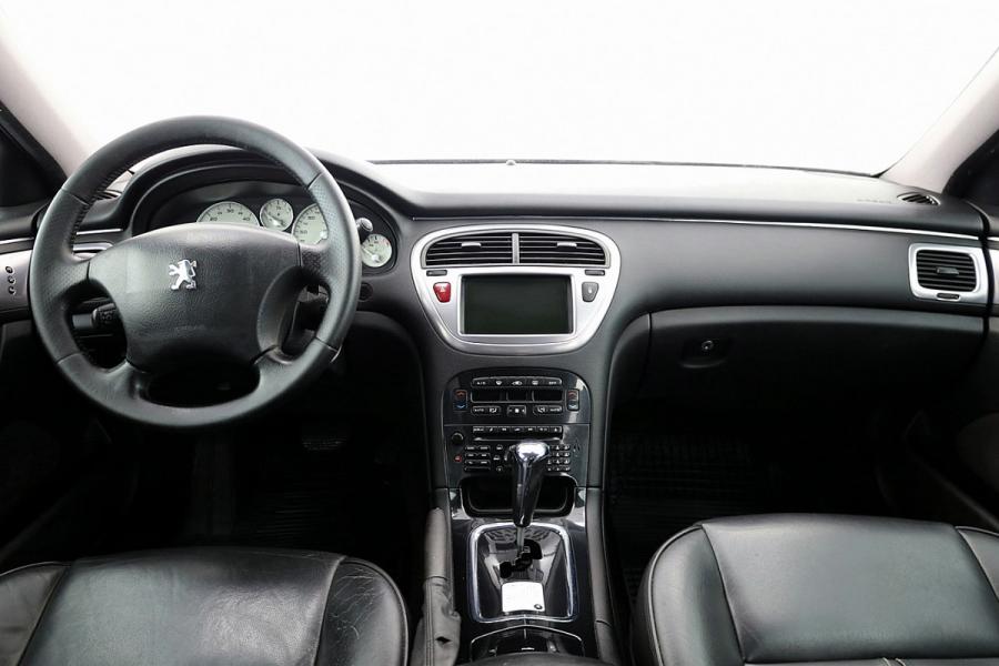 Pelēks Peugeot 607 2010 Tallina, ar dzinēja tilpumu 2.70 L un nobraukumu 273 tūkst. km par 899 €, foto 6 vietnē AUTOMOTO.COM.LV