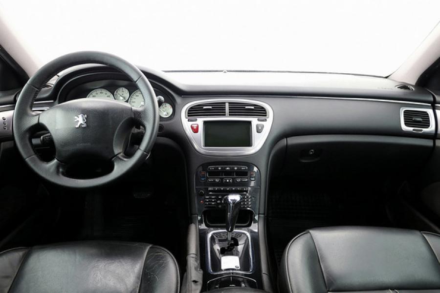 Pelēks Peugeot 607 2010 Tallina, ar dzinēja tilpumu 2.70 L un nobraukumu 273 tūkst. km par 799 €, foto 6 vietnē AUTOMOTO.COM.LV