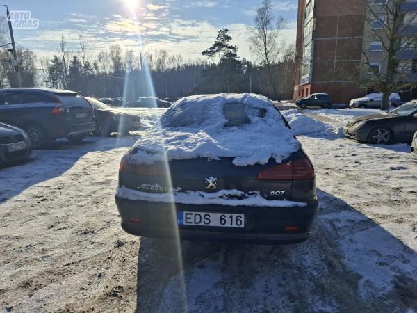 Peugeot 607 2001 Viļņa, ar dzinēja tilpumu 2.20 L un nobraukumu 400 tūkst. km par 790 €, foto 4 vietnē AUTOMOTO.COM.LV
