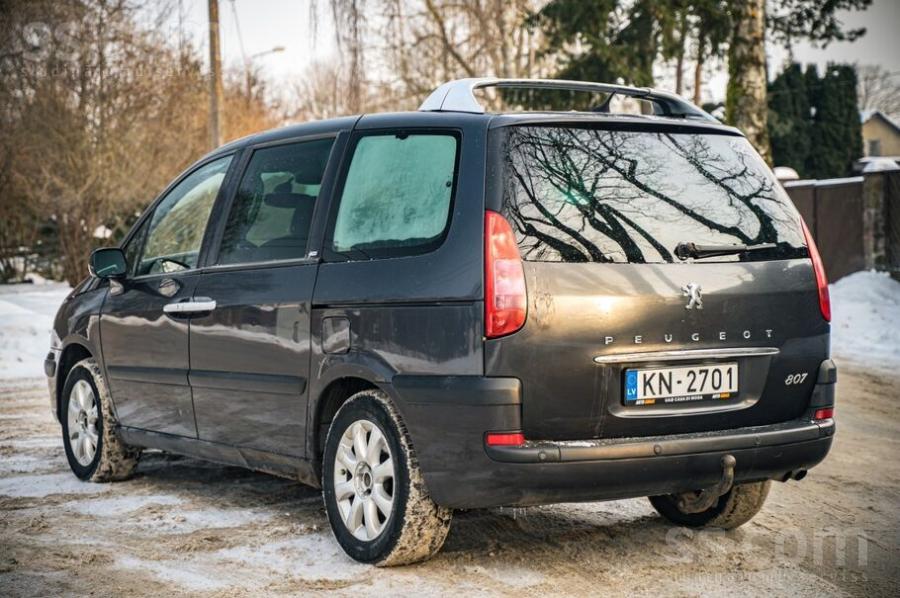 Black Peugeot 807 2004 in Riga, with an engine capacity of 2.20 L and mileage of 0 thousand km for 990 €, photo 6 on AUTOMOTO.COM.LV