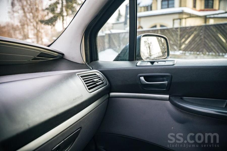 Black Peugeot 807 2004 in Riga, with an engine capacity of 2.20 L and mileage of 0 thousand km for 990 €, photo 17 on AUTOMOTO.COM.LV