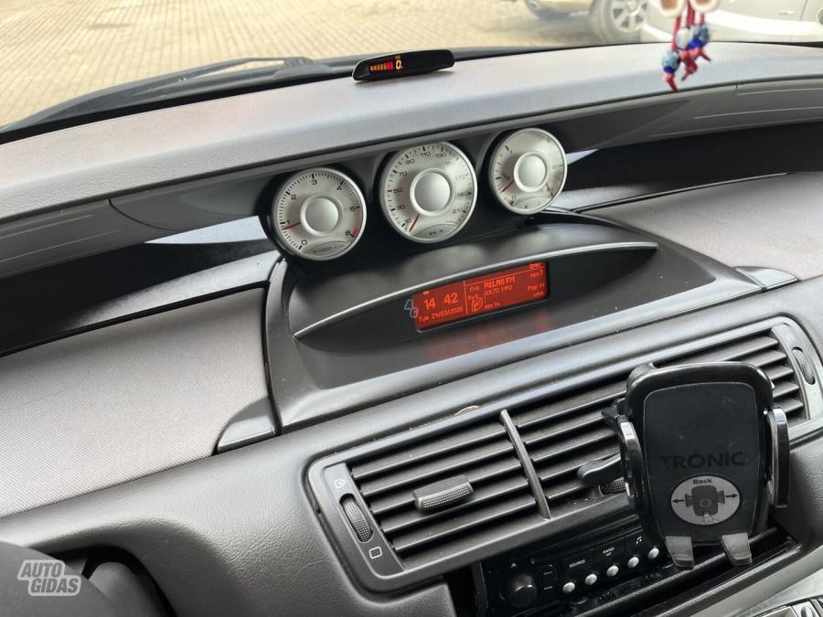 Melns Peugeot 807 2007 Šauļi, ar dzinēja tilpumu 2.00 L un nobraukumu 305 tūkst. km par 1700 €, foto 7 vietnē AUTOMOTO.COM.LV