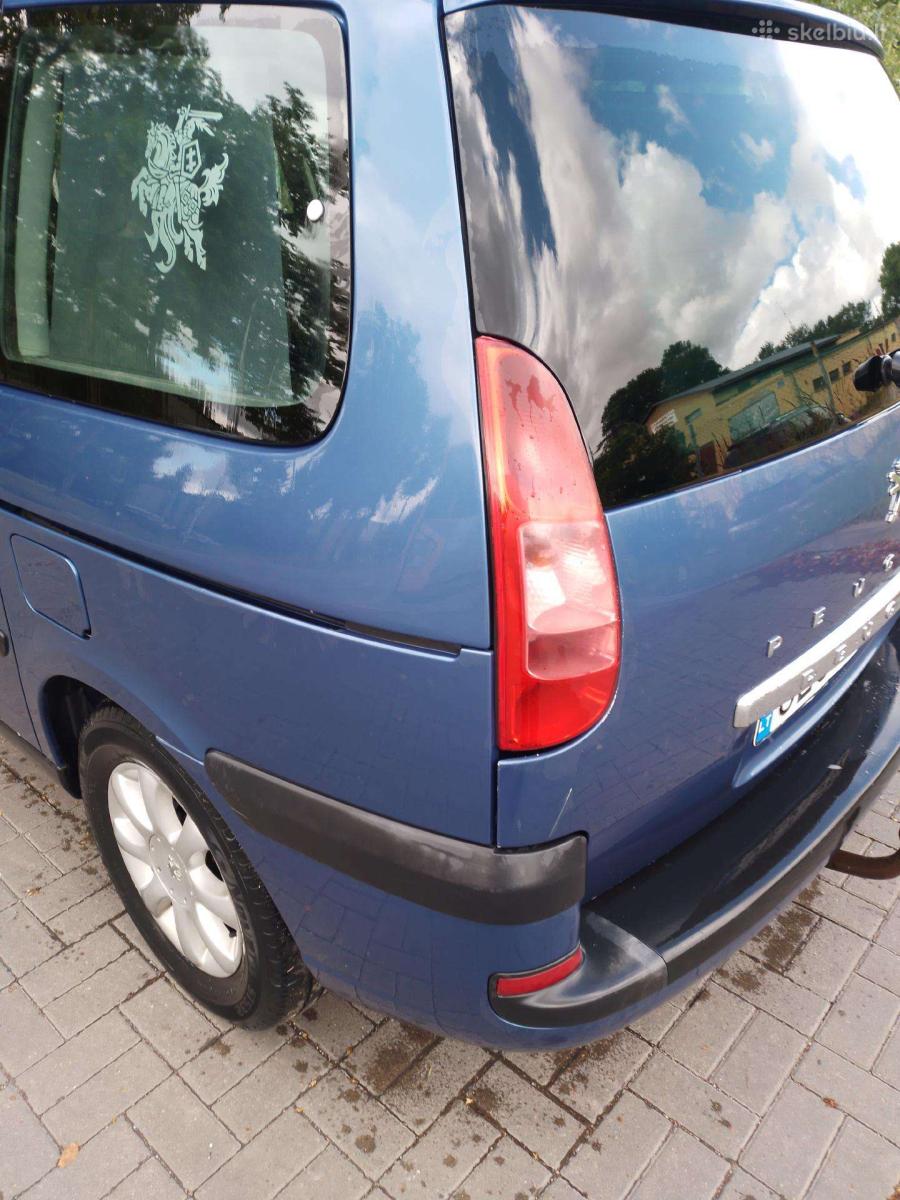 Синий Пежо 807 2003 в Паневежис, объемом двигателя 2.20 л и пробегом 360 тыс. км за 1000 €, фото 3 на AUTOMOTO.COM.LV