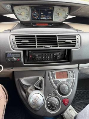 Green Peugeot 807 2006 in Vilnius, with an engine capacity of 2.18 L and mileage of 247 thousand km for 1599 €, photo 6 on AUTOMOTO.COM.LV