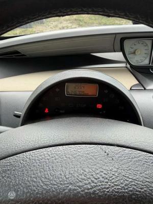 Green Peugeot 807 2006 in Vilnius, with an engine capacity of 2.18 L and mileage of 247 thousand km for 1599 €, photo 8 on AUTOMOTO.COM.LV