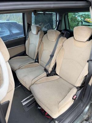 Green Peugeot 807 2006 in Vilnius, with an engine capacity of 2.18 L and mileage of 247 thousand km for 1599 €, photo 9 on AUTOMOTO.COM.LV