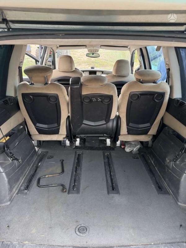 Zaļš Peugeot 807 2006 Viļņa, ar dzinēja tilpumu 2.18 L un nobraukumu 247 tūkst. km par 1599 €, foto 10 vietnē AUTOMOTO.COM.LV