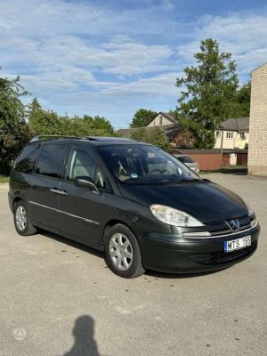 Green Peugeot 807 2008 in Pasvalys, with an engine capacity of 2.18 L and mileage of 426 thousand km for 3200 €, photo 3 on AUTOMOTO.COM.LV
