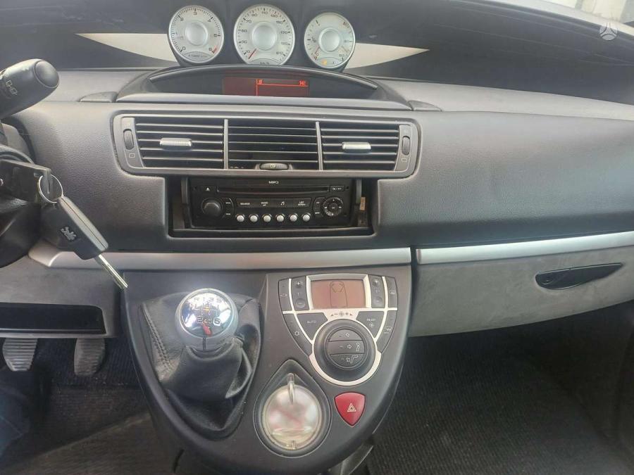 Zaļš Peugeot 807 2009 Panevēža, ar dzinēja tilpumu 2.00 L un nobraukumu 211 tūkst. km par 3250 €, foto 11 vietnē AUTOMOTO.COM.LV