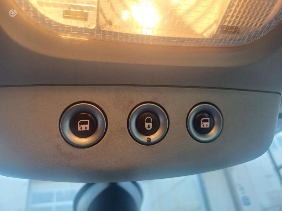Zaļš Peugeot 807 2009 Panevēža, ar dzinēja tilpumu 2.00 L un nobraukumu 211 tūkst. km par 3250 €, foto 13 vietnē AUTOMOTO.COM.LV