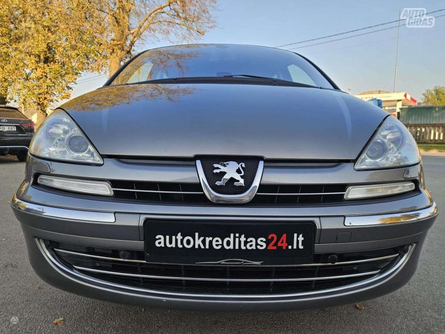 Green Peugeot 807 2011 in Siauliai, with an engine capacity of 2.00 L and mileage of 277 thousand km for 4550 €, photo 3 on AUTOMOTO.COM.LV