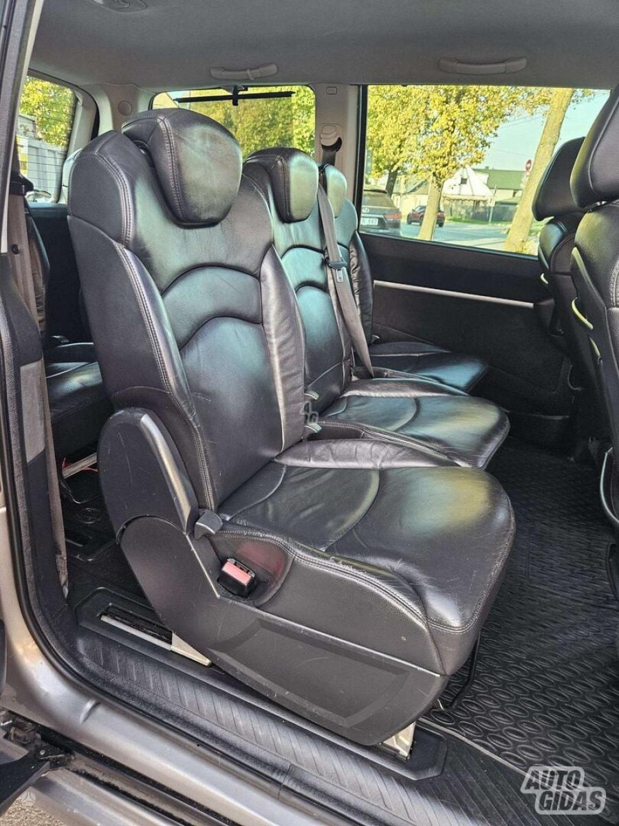 Green Peugeot 807 2011 in Siauliai, with an engine capacity of 2.00 L and mileage of 277 thousand km for 4550 €, photo 16 on AUTOMOTO.COM.LV