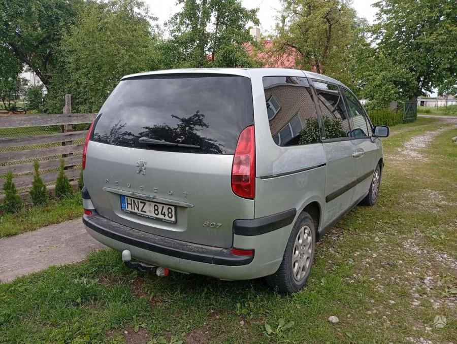 Grey Peugeot 807 2003 in Jurbarkas, with an engine capacity of 2.00 L and mileage of 378 thousand km for 650 €, photo 9 on AUTOMOTO.COM.LV