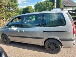 Pelēks Peugeot 807 2004 Viļņa, ar dzinēja tilpumu 2.00 L un nobraukumu 303 tūkst. km par 1000 €, foto  vietnē AUTOMOTO.COM.LV
