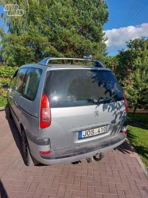 Pelēks Peugeot 807 2004 Viļņa, ar dzinēja tilpumu 2.00 L un nobraukumu 303 tūkst. km par 1000 €, foto 3 vietnē AUTOMOTO.COM.LV