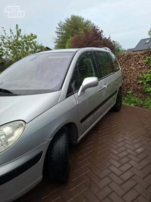 Pelēks Peugeot 807 2004 Viļņa, ar dzinēja tilpumu 2.00 L un nobraukumu 303 tūkst. km par 1000 €, foto 6 vietnē AUTOMOTO.COM.LV