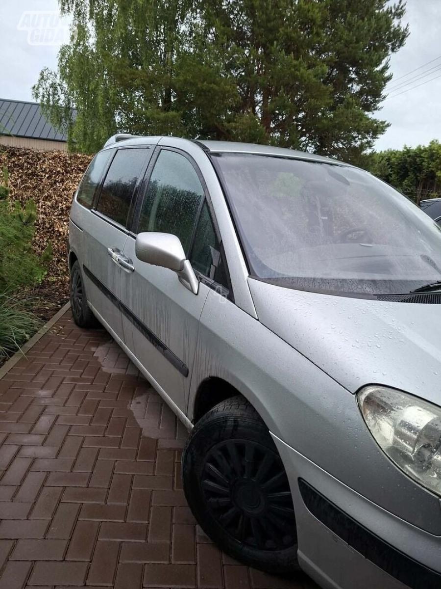 Pelēks Peugeot 807 2004 Viļņa, ar dzinēja tilpumu 2.00 L un nobraukumu 303 tūkst. km par 1000 €, foto 7 vietnē AUTOMOTO.COM.LV