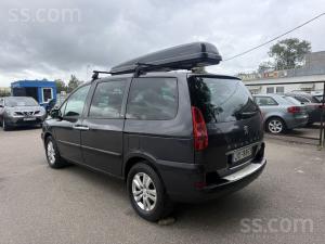 Pelēks Peugeot 807 2005 Rīga, ar dzinēja tilpumu 2.20 L un nobraukumu 320 tūkst. km par 1680 €, foto 4 vietnē AUTOMOTO.COM.LV