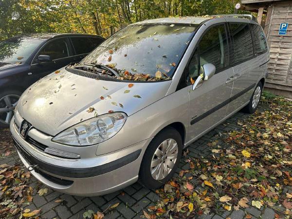 Grey Peugeot 807 2007 in Klaipeda, with an engine capacity of 2.00 L and mileage of 243 thousand km for 1999 €, photo 5 on AUTOMOTO.COM.LV