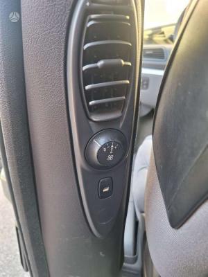 Pelēks Peugeot 807 2007 Kauņa, ar dzinēja tilpumu 2.00 L un nobraukumu 344 tūkst. km par 1150 €, foto 12 vietnē AUTOMOTO.COM.LV