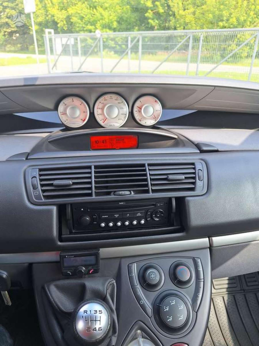 Pelēks Peugeot 807 2007 Kauņa, ar dzinēja tilpumu 2.00 L un nobraukumu 344 tūkst. km par 1150 €, foto 15 vietnē AUTOMOTO.COM.LV